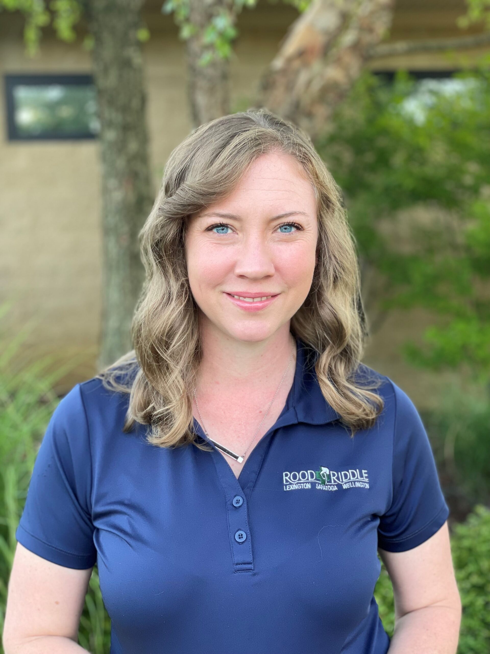Dr. Rachel Doenges - Rood & Riddle Equine Hospital